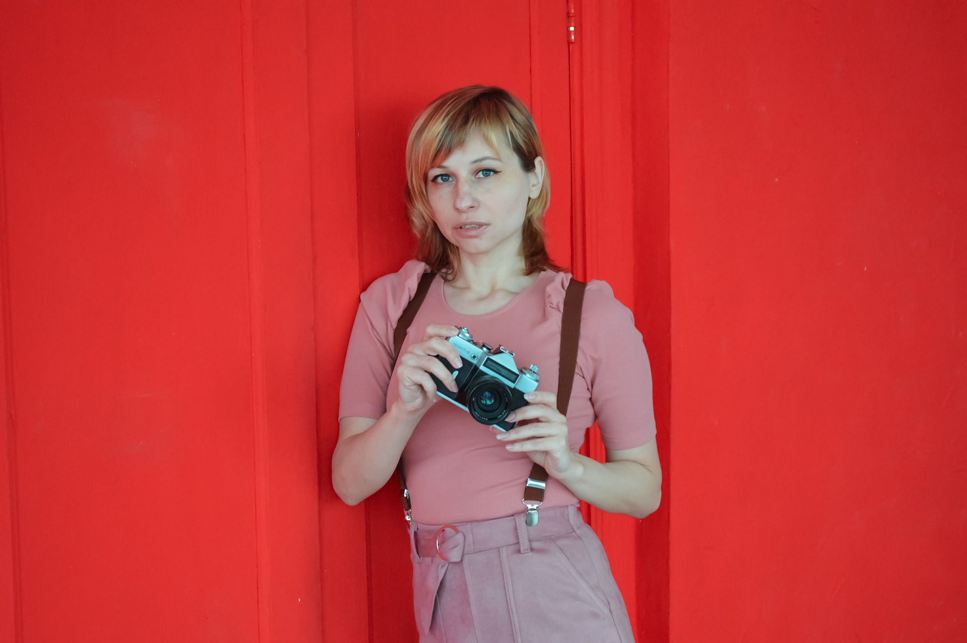 Crvena boja zida: Kako crvena boja utječe na emocionalno raspoloženje ...